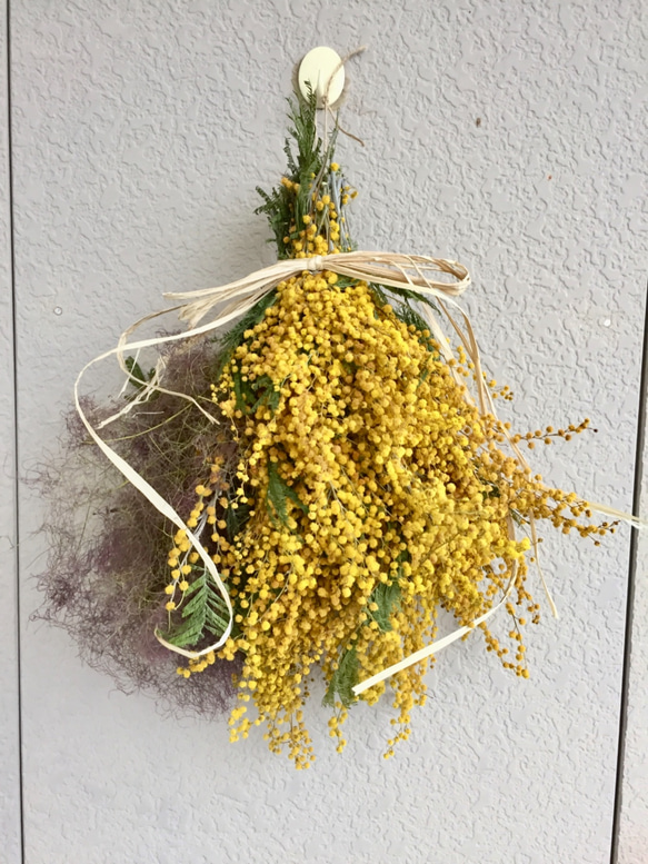 スモークツリーとミモザのスワッグ（フサアカシア） リース JUN 通販｜Creema(クリーマ)