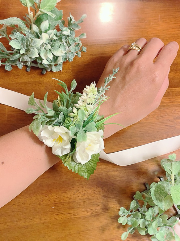 リストレットブーケブローチにもなります バングル・リストバンド shinfi 通販｜Creema(クリーマ) 7328113