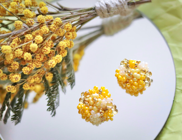 つぶつぶno.9 春が待ちきれないミモザのブーケ ピアス/イヤリング イヤリング・ノンホールピアス maeri 通販 11220304 ...