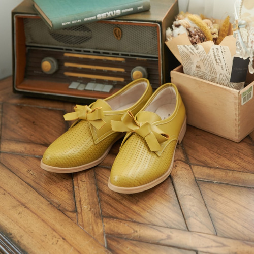 Mustard yellow shoes store