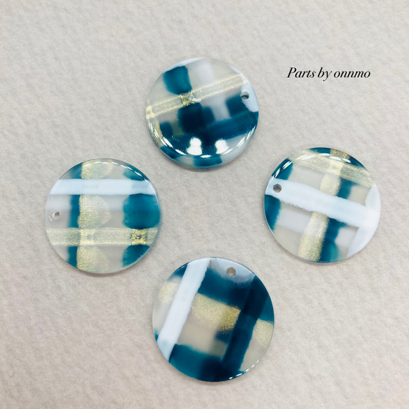 4pcs・アクリルチェック柄サークルチャーム（ホワイト）a-225 チャーム Parts by onnmo 通販 10446841 ...