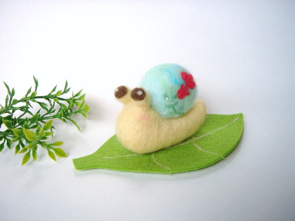 水滴カタツムリさん 期間限定販売 羊毛フェルト 羊毛フェルト Aki Ako 通販 5490402｜Creema(クリーマ)