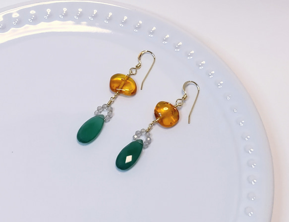 （14kgf）アンバーとグリーンオニキスのピアス ピアス（フック・チェーン） catgatto 通販 12575384｜Creema(クリーマ)