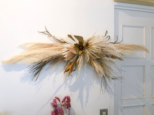 「新作」パンパスグラスのスワッグ＊横長スワッグ 壁掛け boho style ドライフラワー suara air 通販｜Creema(クリーマ ...