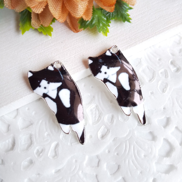 つまみねこのチャーム・白 チャーム kyuuuuu 通販｜Creema(クリーマ)