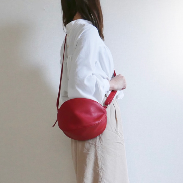 ﾓﾘﾉｶﾞｯｺｳ 上質本革ころんとminiポーチ【肩紐1.7cmタイプ レッド】ご旅行 毎日のポーチに/5292625/ ショルダーバッグ ...