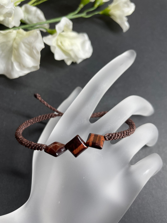 【受注製作】レッドタイガーアイのシンプルマクラメブレスレット ブレスレット hina ︎musubi 通販 12655753｜Creema(クリーマ)