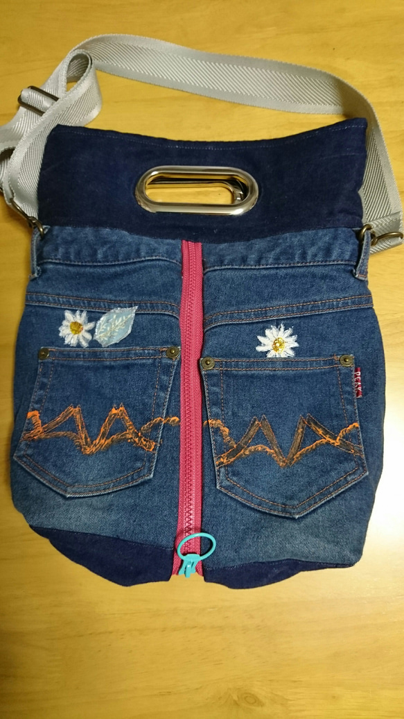 ジーンズリメイクツーウェイバッグ ショルダーバッグ キルトハウスFAN 通販 3016989｜Creema(クリーマ)