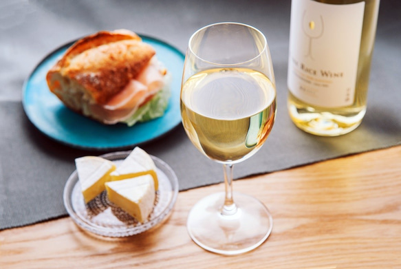 PURE RICE WINE 720ml 白ワインのような日本酒 ワイングラス 日本酒 ちょっとした贈り物に 日本酒・地酒 fuku ...