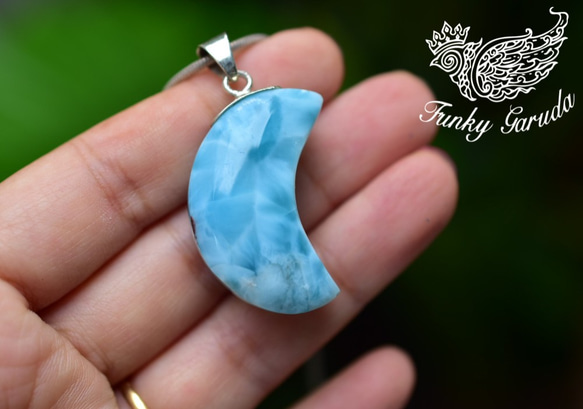高品質★お月さまの形★ラリマー ペンダントトップ larip001 天然石 Funky garuda stone 通販｜Creema(クリーマ ...