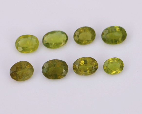 5.6ct 天然石 ペリドット オーバル ルース 8個セット 天然石 GemmaJP 通販｜Creema(クリーマ) 12708005