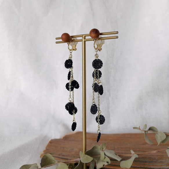 ネイビー レース編み まるしゃらピアス・イヤリング イヤリング・ノンホールピアス natukasiya 通販 11561087｜Creema ...