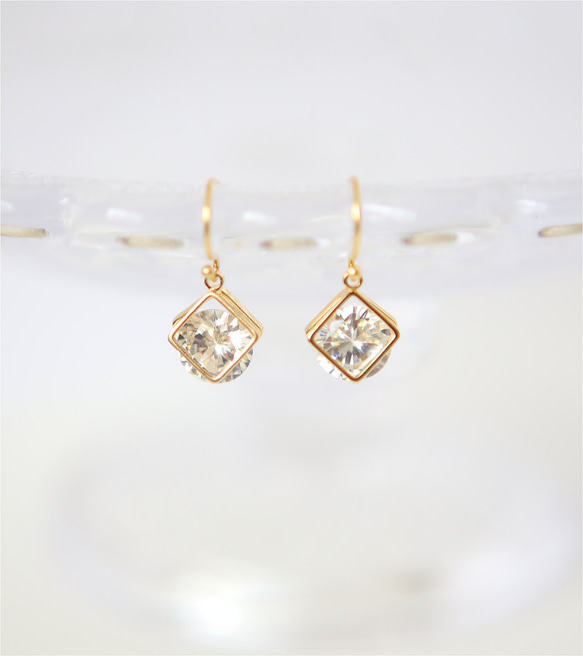 ジルコニア（スクエア）☆ピアス・イヤリング♪【K18・K14GF/14kgf対応】 ピアス（フック・チェーン） PuaLANI プアラニ pualani 通販 2443902｜Creema(クリーマ)