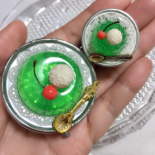 ミニチュアレトロゼリーのピルケース(小物入れ)♡スイーツデコ ミニチュアレトロゼリーのピルケース(小物入れ)♡スイーツデコ