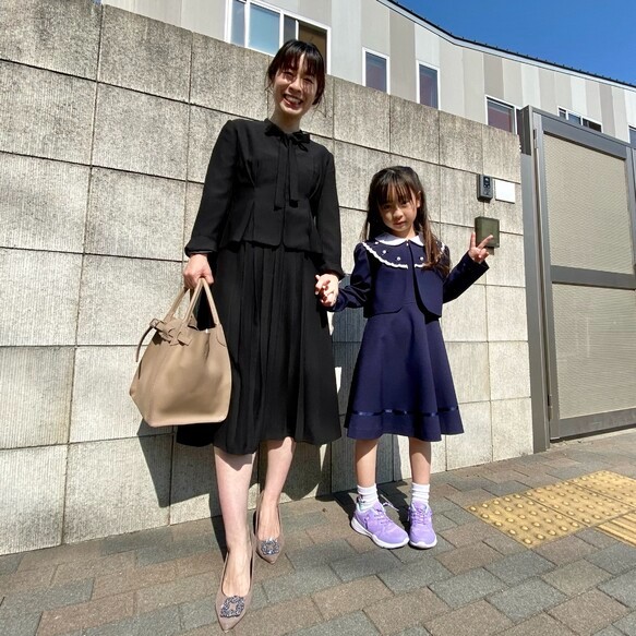 SALE 通年着用できるジョーゼット素材 ボウタイリボンプリーツフレアワンピース 黒【L】卒業式KMC-1 311008 ワンピース keep ...