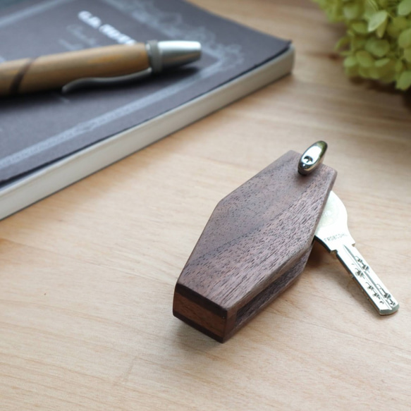 木製キーケース【ウォルナット】 キーケース 工房ベル 通販 12103124｜Creema(クリーマ)