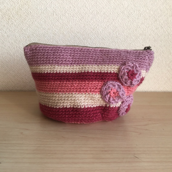 お花モチーフのニットポーチ/「ポーチュラカ」 ポーチ くろねこ 通販 1753825｜Creema(クリーマ)