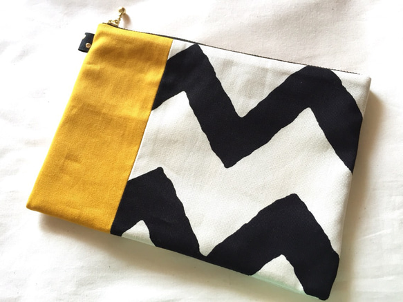 ジグザグ柄とイエローのぺたんこポーチ ポーチ minimini 通販 4089576｜Creema(クリーマ)