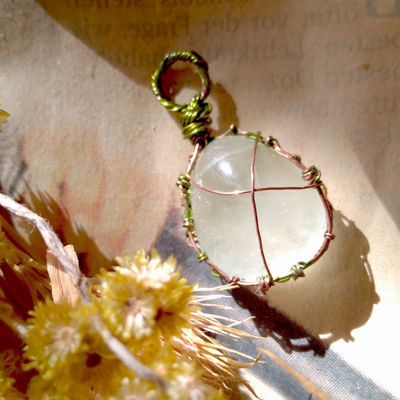 HoTaRu 蛍石（フローライト）ネックレスチャーム ペンダントトップ NOEMI 通販 9963132｜Creema(クリーマ)