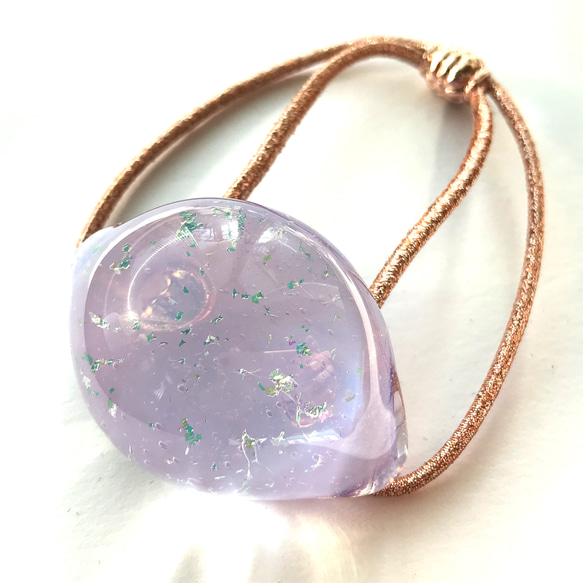 オーロラフレークのオパールピンク髪留めブレスPG ヘアゴム キジトラ硝子製作所 通販｜Creema(クリーマ) 11050220