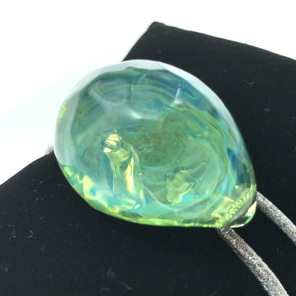 チャイナグリーンムーンのミニ髪留めブレスSV ヘアゴム キジトラ硝子製作所 通販｜Creema(クリーマ) 12345884