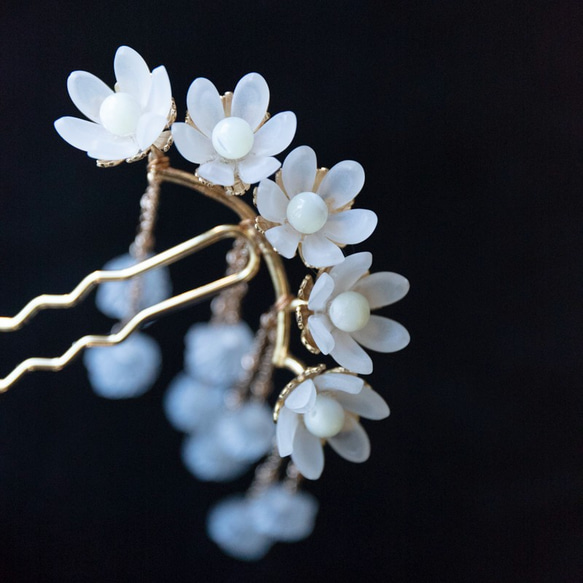 白い花のかんざし uピン ヘアアクセサリー 簪 髪飾り かんざし JOS(注文製作発送まで 5日) 通販 12674127｜Creema(クリーマ)