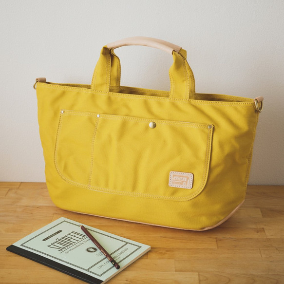 横長たっぷり帆布トートバッグ【イエロー/白ヌメ】 トートバッグ satoka 通販｜Creema(クリーマ)