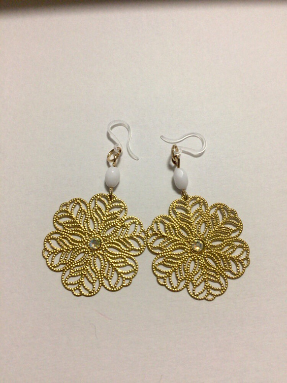 すかしパーツのピアス ピアス（スタッド・一粒） mii 通販 5585409｜Creema(クリーマ)