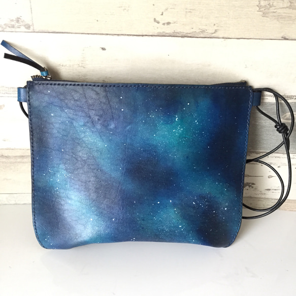 【星空を持ってお出かけ】レザーサコッシュ 手染め本革 ショルダーバッグ 冬青-soyogo- 通販 10140673｜Creema(クリーマ)