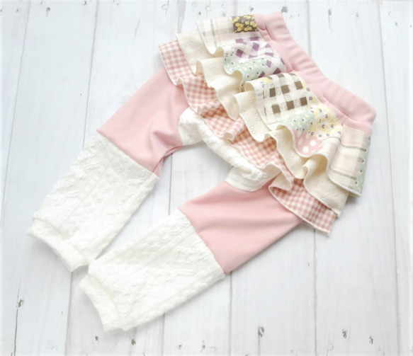 パッチ柄×チェックふりふりモンキーパンツ ピンク90㎝ ベビー服 Baby&Kids minty 通販 4777177｜Creema(クリーマ)