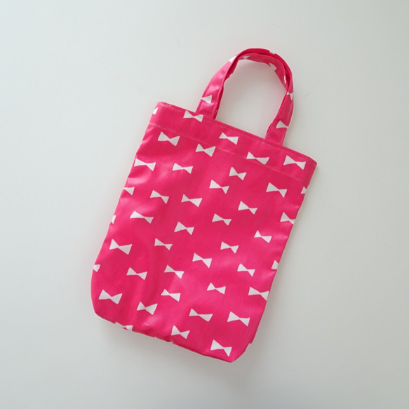 雨の日にも!シンプルリボンのラミネートシューズバッグ～ピンク その他入園グッズ *norie 通販 2872945｜Creema(クリーマ)