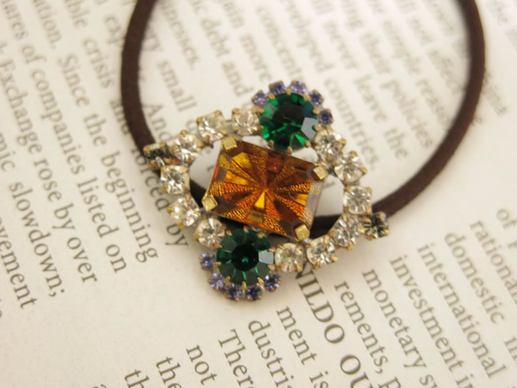 ヴィンテージガラスボタンのヘアゴム（No.31) ヘアゴム 黒船屋 通販｜Creema(クリーマ) 4955415