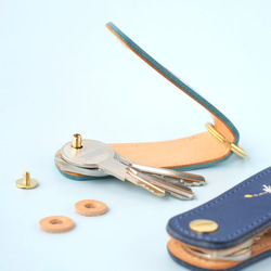 手のひらサイズのキーケース コバルトブルー 刺繍 キーケース filho 通販 12136713｜Creema(クリーマ)