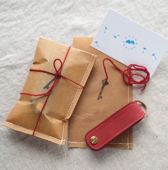 手のひらサイズのキーケース コバルトブルー 刺繍 キーケース filho 通販 12136713｜Creema(クリーマ)