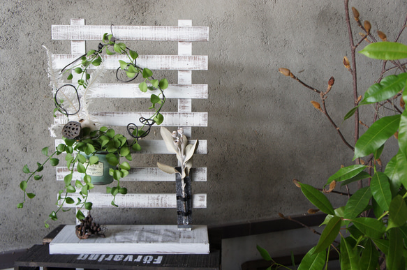 おうち時間にも アイデア次第でいろんな風に！ アレンジ用フェンス カラーバリエーションもあります！ 壁掛けラック・ウォールシェルフ 凹凸 ...