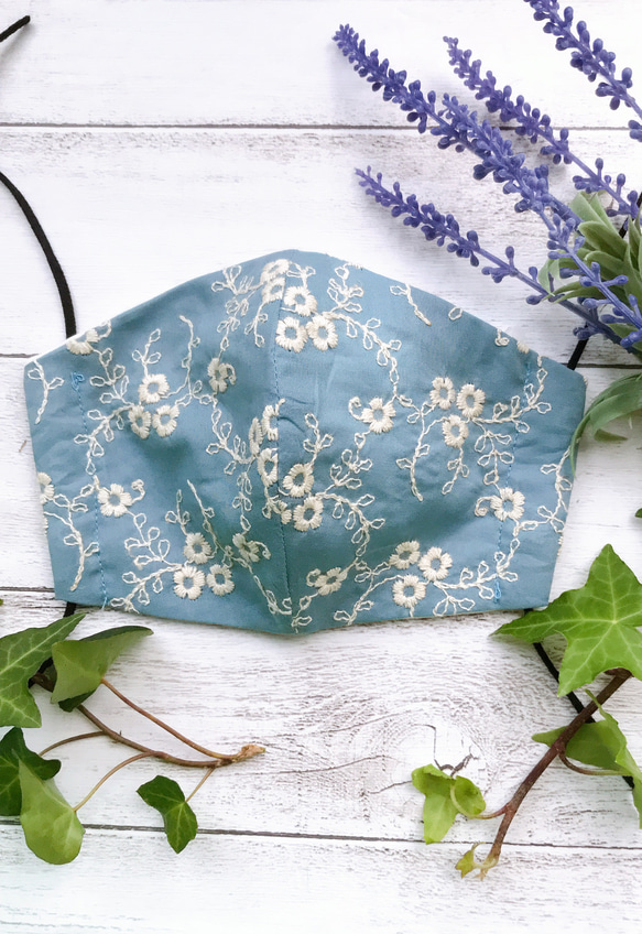 落ち着いた水色に白い小花柄マスクNo.197 布マスク になさん 通販 10770635｜Creema(クリーマ)