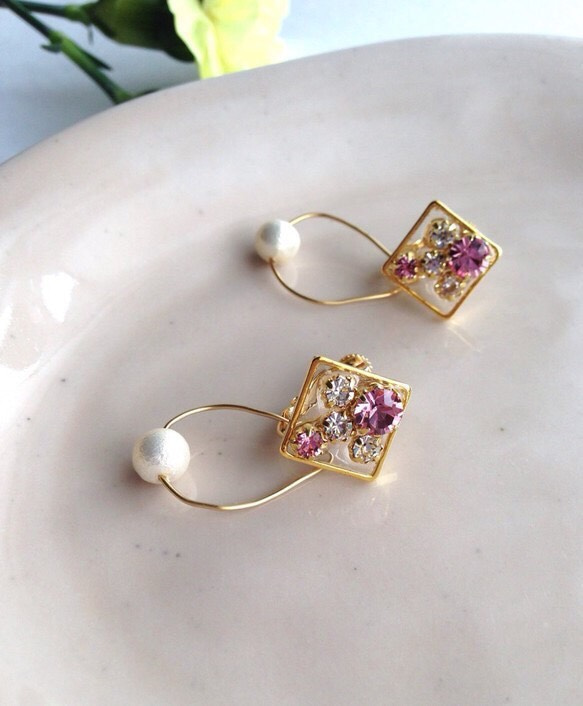 ライトローズビジューの2wayイヤリング イヤリング・ノンホールピアス 1.2.3＊hifumihoshi 通販 1452803｜Creema ...