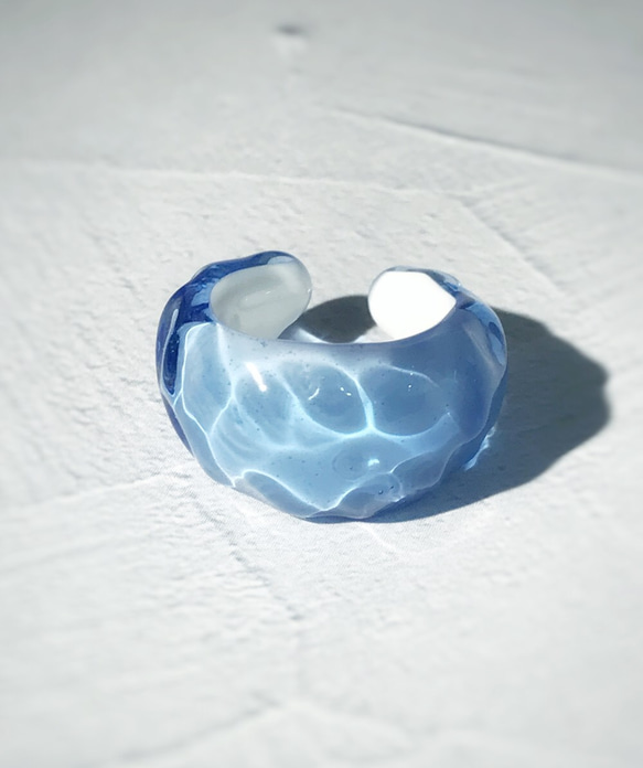 Sea glassイヤーカフ＊ライトブルー イヤーカフ Otonari工房 通販 9861804｜Creema(クリーマ)