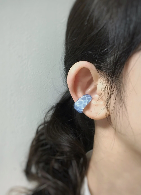 Sea glassイヤーカフ＊ライトブルー イヤーカフ Otonari工房 通販 9861804｜Creema(クリーマ)