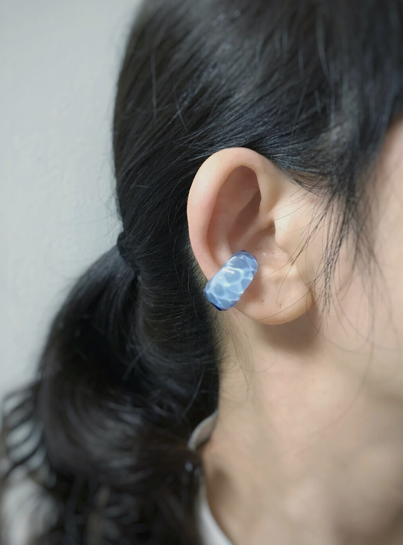 Sea glassイヤーカフ＊ライトブルー イヤーカフ Otonari工房 通販 9861804｜Creema(クリーマ)
