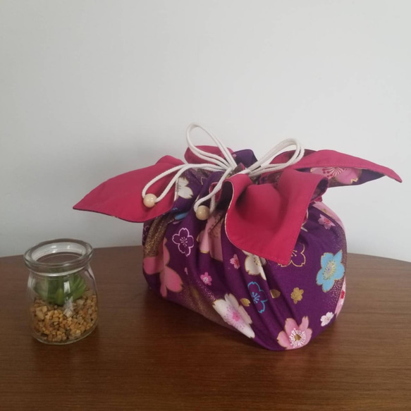 紫桜 Bento cloth 'n' bag ～紐を引っ張るとお弁当袋になるランチクロス～ Lサイズ 弁当袋・風呂敷 MamanoideaKB ...