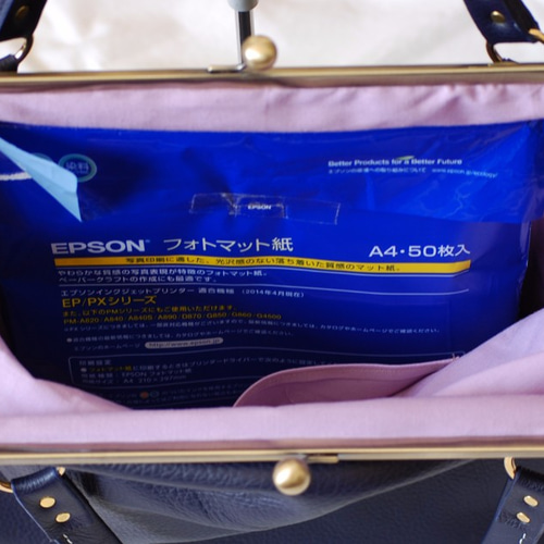 A4対応型*30㎝口金*もっちりした手触りの本革がま口バック A4対応型*30㎝口金*もっちりした手触りの本革がま口バック