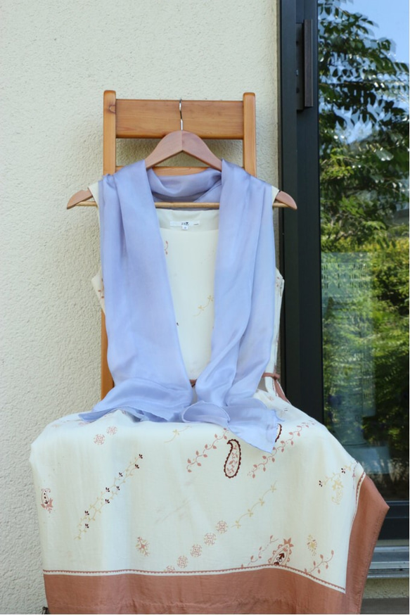 草木染めのシルクストール（バタフライピー） ストール sinon 通販 11601912｜Creema(クリーマ)