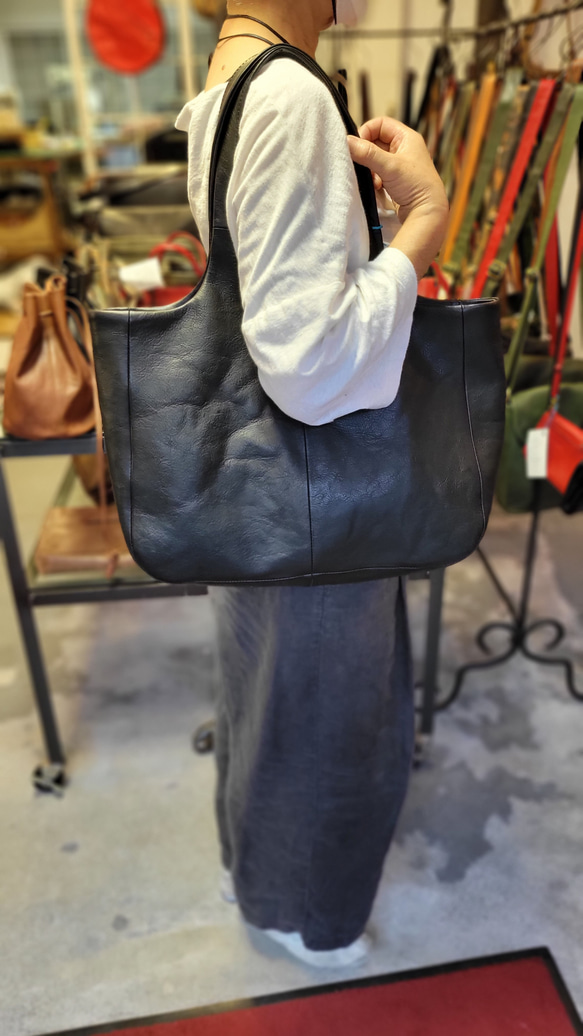 Sara 持ち手一体型トート横型バッグ トートバッグ Lex 通販 12695642｜Creema(クリーマ)