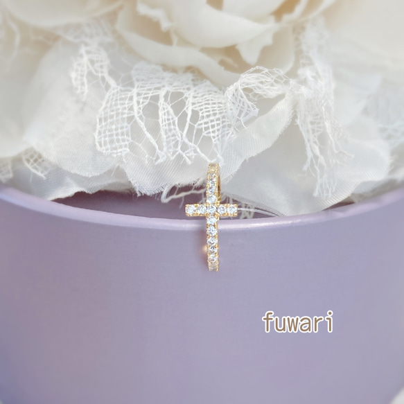 ジルコニア キラキラクロスのイヤーカフ《ゴールド》 ユニセックス イヤーカフ fuwari-Ruu 通販 12609417｜Creema(クリーマ)