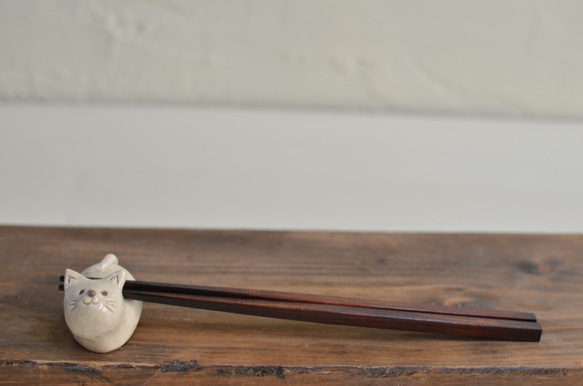 【再販】猫好き必見！！ねこの箸置き＊飾りにもなる置物 箸・箸置き 器と陶雑貨 宮嵜なお 通販｜Creema(クリーマ) 8143876