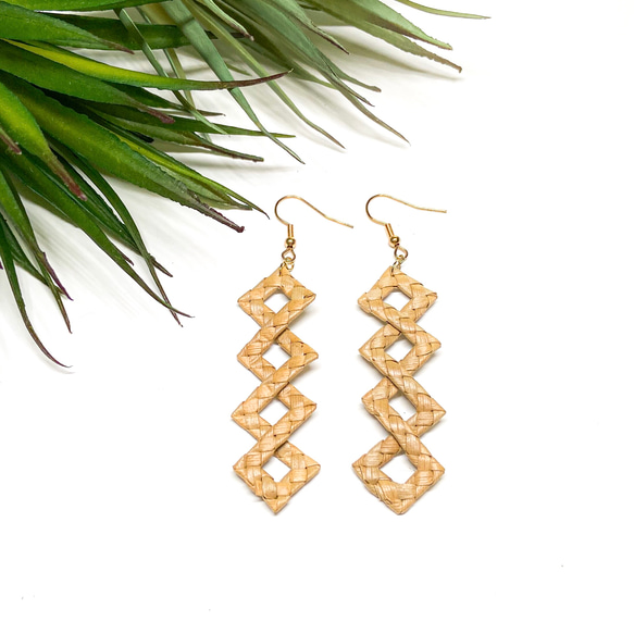 ＊限定1点のみ・再販未定＊ Mauloa～永遠～ ハワイ伝統工芸 ラウハラ編みのピアス (イヤリングに変更可) ピアス（フック・チェーン ...