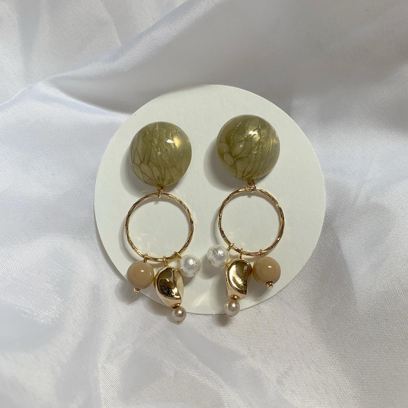ピアス - KHAKI gloss/cotton perl ピアス（その他） SunWISH 通販 10124631｜Creema(クリーマ)