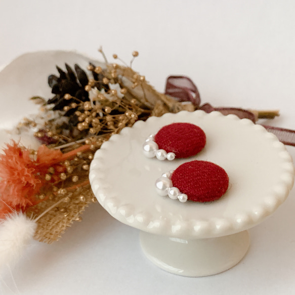 パールとあったか素材のくるみボタンピアス/イヤリング イヤリング・ノンホールピアス Orijem 通販｜Creema(クリーマ) 12623615