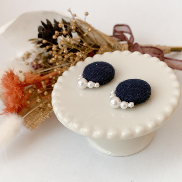 パールとあったか素材のくるみボタンピアス/イヤリング イヤリング・ノンホールピアス Orijem 通販｜Creema(クリーマ) 12623615